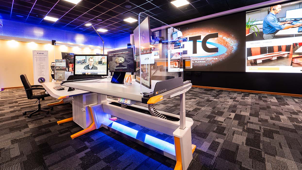 Strategy Air Sit-Stand Workstations for Control Rooms | Evans